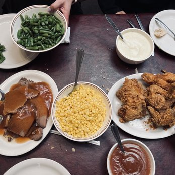 CARRIAGE CROSSING RESTAURANT AND BAKERY - Updated April 2025 - 189 ...