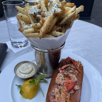 RH COURTYARD RESTAURANT AT RH NASHVILLE - Updated December 2024 - 580 ...