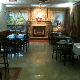 84 COURT PIZZA & RESTAURANT - Updated December 2025 - 79 Photos & 74 ...