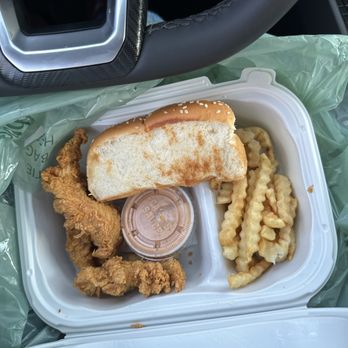 RAISING CANE’S CHICKEN FINGERS - Updated December 2025 - 55 Photos & 54 ...