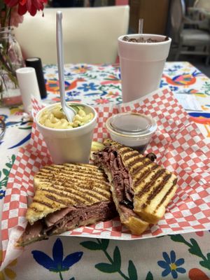 CAKE LADY CAFE - Updated December 2025 - 14 Photos & 19 Reviews - 2606 ...