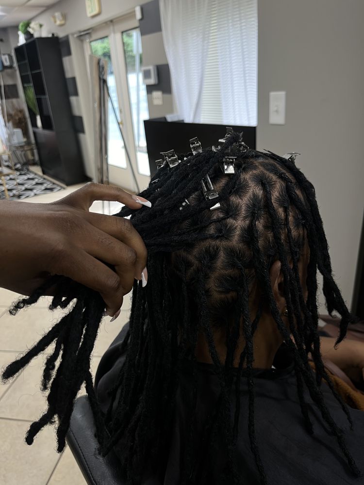 GRACE’S BRAIDING & LOCS SALON - Updated December 2025 - 13 Photos ...