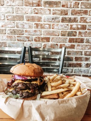 SPANKY BURGER AND BREW - 208 Photos & 294 Reviews - Burgers - 601 S ...