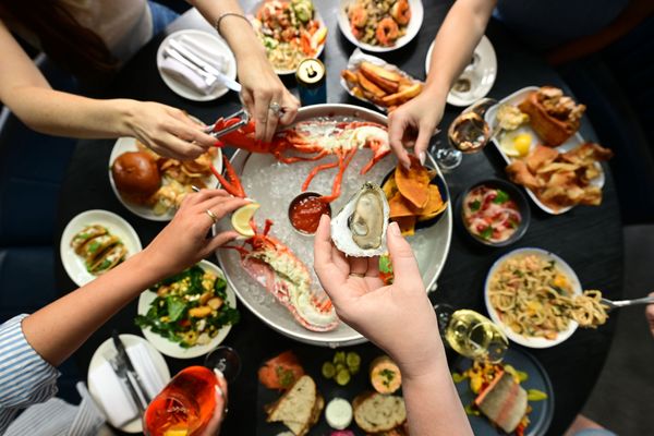 ROW 34 - Updated October 2025 - 25 Photos - 498 Commonwealth Ave ...