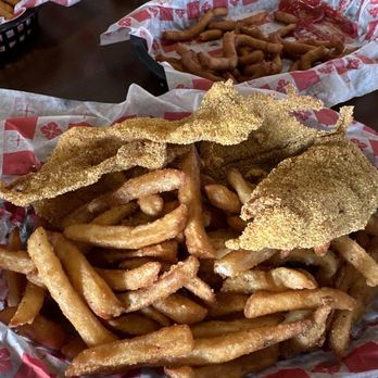 DAT CATFISH PLACE - Updated December 2025 - 14 Photos - 2405 Arkansas ...