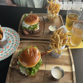 LOUD BURGER - Updated July 2024 - 187 Photos & 234 Reviews - 22497 ...