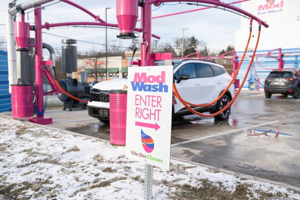 MODWASH - Updated October 2025 - 11 Photos - 10604 Frankstown Rd ...
