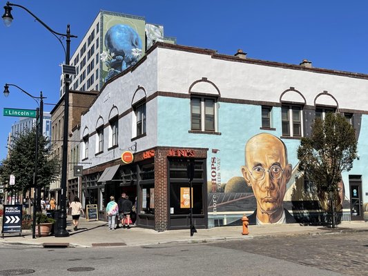 SHORT NORTH GOTHIC - Updated July 2025 - 13 Photos - 714 N High St ...