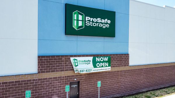 PROSAFE STORAGE - Updated September 2024 - 28 Photos - 7792 Broadview ...