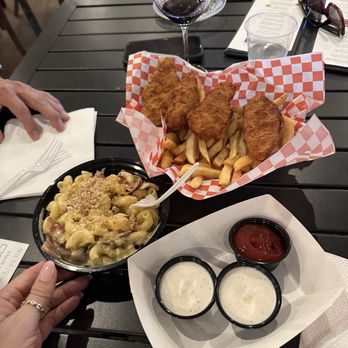 THE MAC TRUCK - Updated December 2025 - 25 Photos & 17 Reviews ...