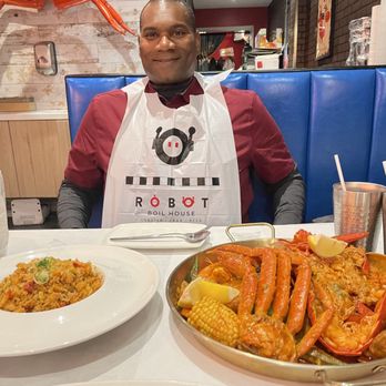 ROBOT BOIL HOUSE - Updated April 2025 - 127 Photos & 36 Reviews - 895 ...