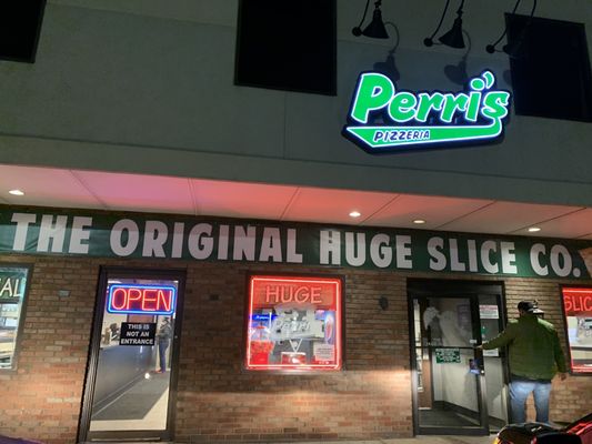 PERRI’S PIZZERIA - Updated November 2024 - 80 Photos & 63 Reviews ...