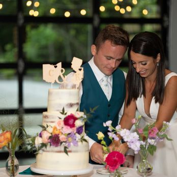 VALLERY FARMHOUSE BAKERY - Updated December 2025 - 61 Photos & 32 ...