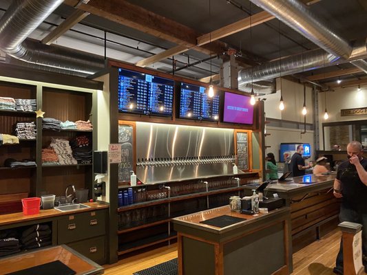 TWO DOGS TAPHOUSE - Updated October 2025 - 132 Photos & 109 Reviews ...