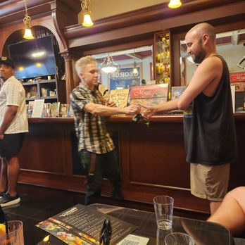 ILLUSIONS BAR & THEATER - Updated December 2025 - 341 Photos & 480 ...