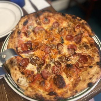 CLEMENTE’S TROLLEY PIZZERIA - Updated August 2024 - 335 Photos & 387 ...