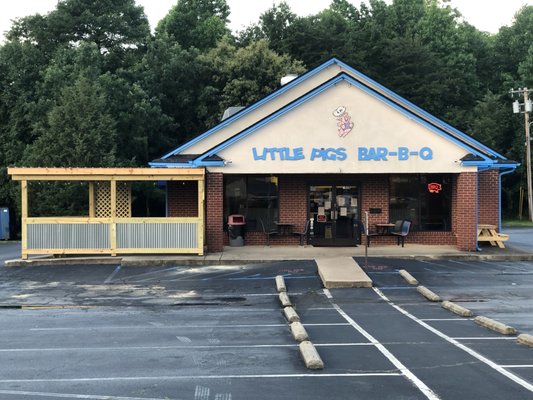 LITTLE PIGS BBQ - 59 Photos & 35 Reviews - 261 Market St, Seneca, South ...