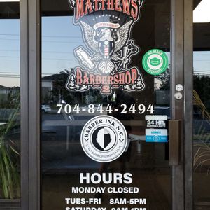 COLONIAL BARBER SHOP - Updated November 2025 - 31 Photos & 12 Reviews ...