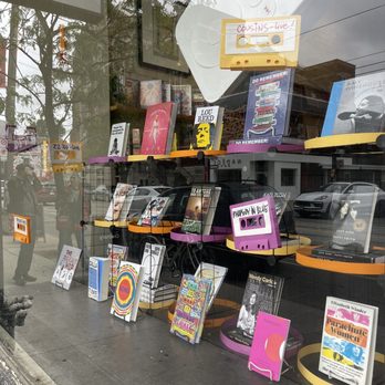 TYPE BOOKS - Updated December 2025 - 35 Photos & 27 Reviews - 883 Queen ...