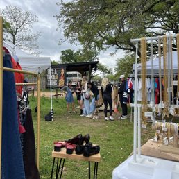 ARMADILLO DEN - Updated December 2025 - 178 Photos & 176 Reviews ...