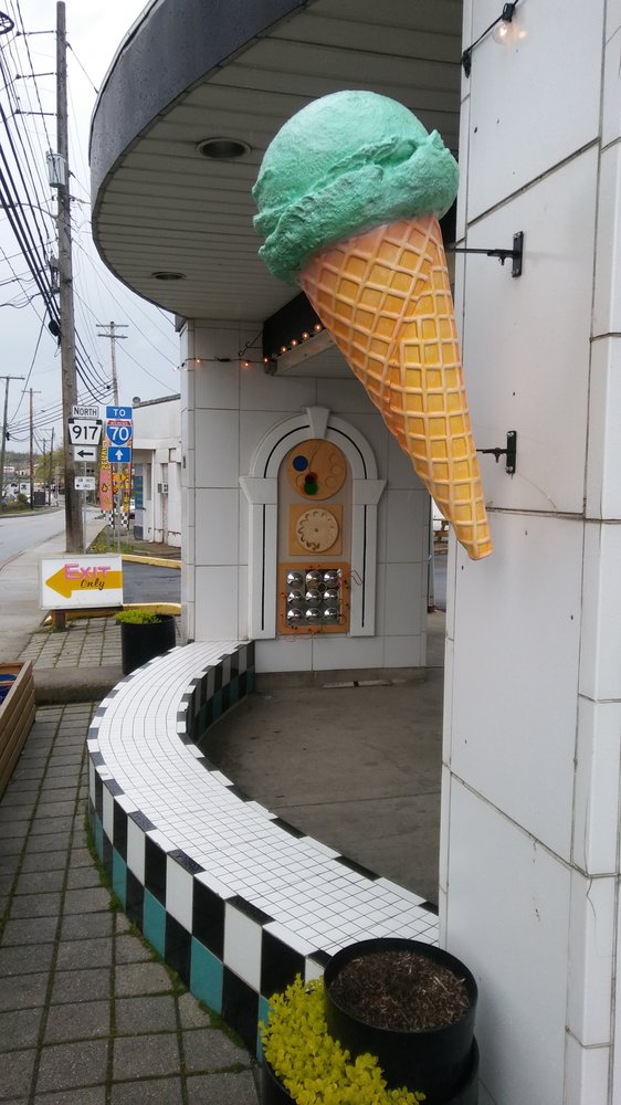 SCOOPS ON MAIN - Updated April 2025 - 13 Photos - 930 Main St ...
