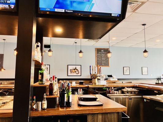 HEIGHTS 27 BAR AND GRILL - Updated January 2026 - 25 Photos & 53 ...