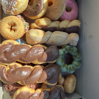 SAK DONUTS - Updated September 2024 - 230 Photos & 165 Reviews - 13016 ...