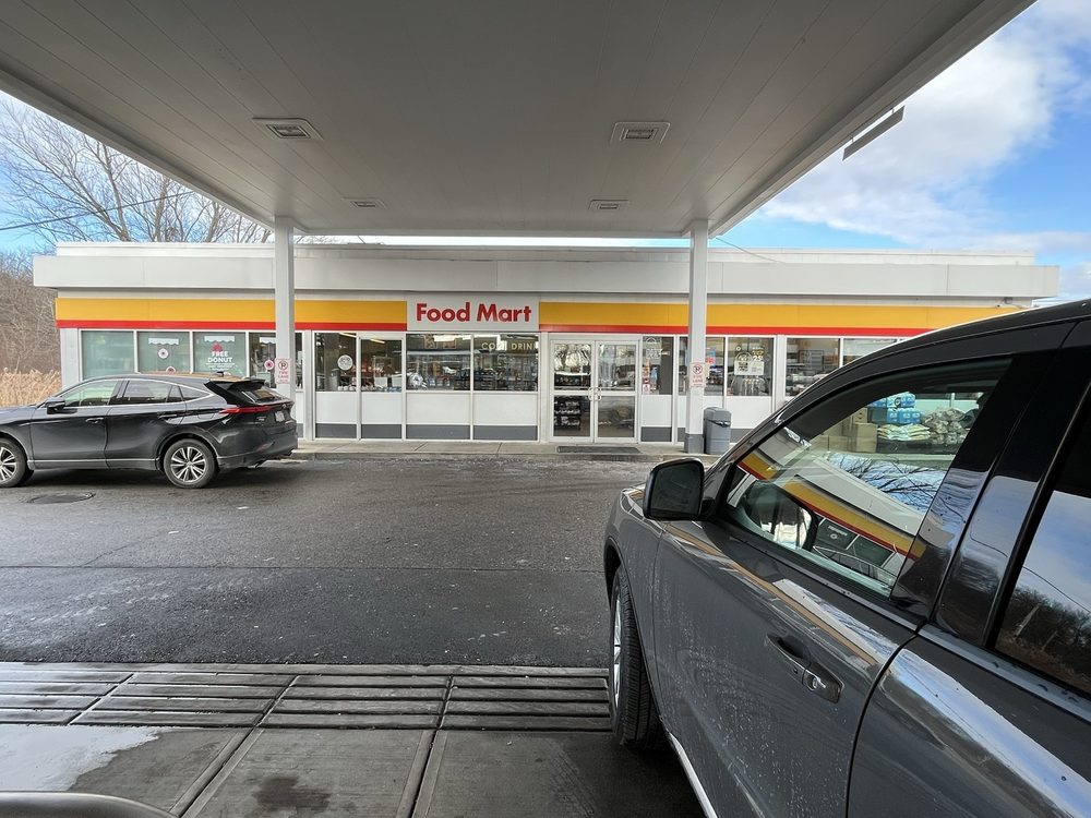 LAKESIDE SHELL - Updated July 2025 - 413 Lakeside Ave, Marlborough ...