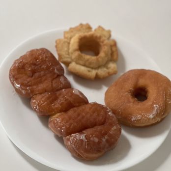 GRAND MISSION DONUTS & BAKERY - Updated March 2025 - 98 Photos & 117 ...