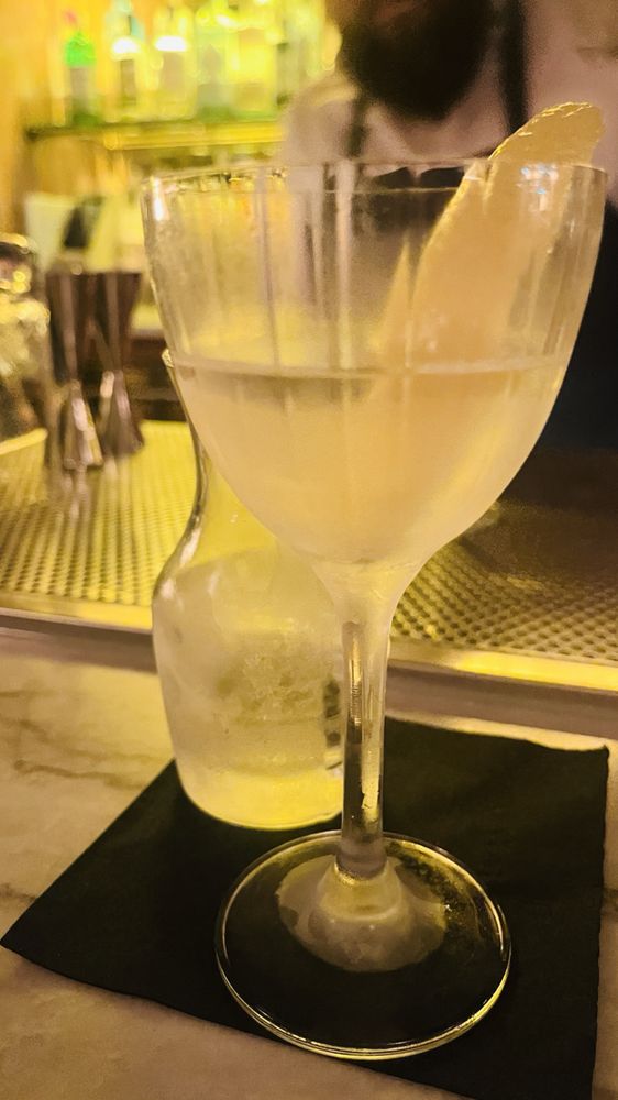 BISOUS - 15 Photos - 938 W Fulton Market, Chicago, Illinois - Cocktail ...