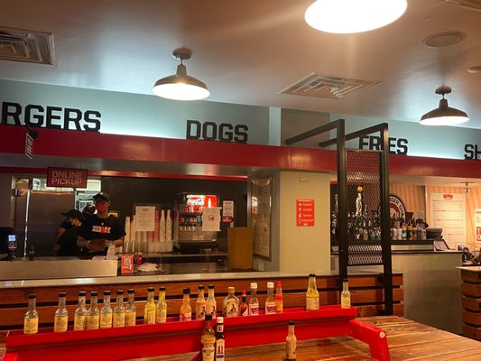 BUNS BURGER SHOP - 272 Photos & 399 Reviews - Av. Ashford 1214, San ...