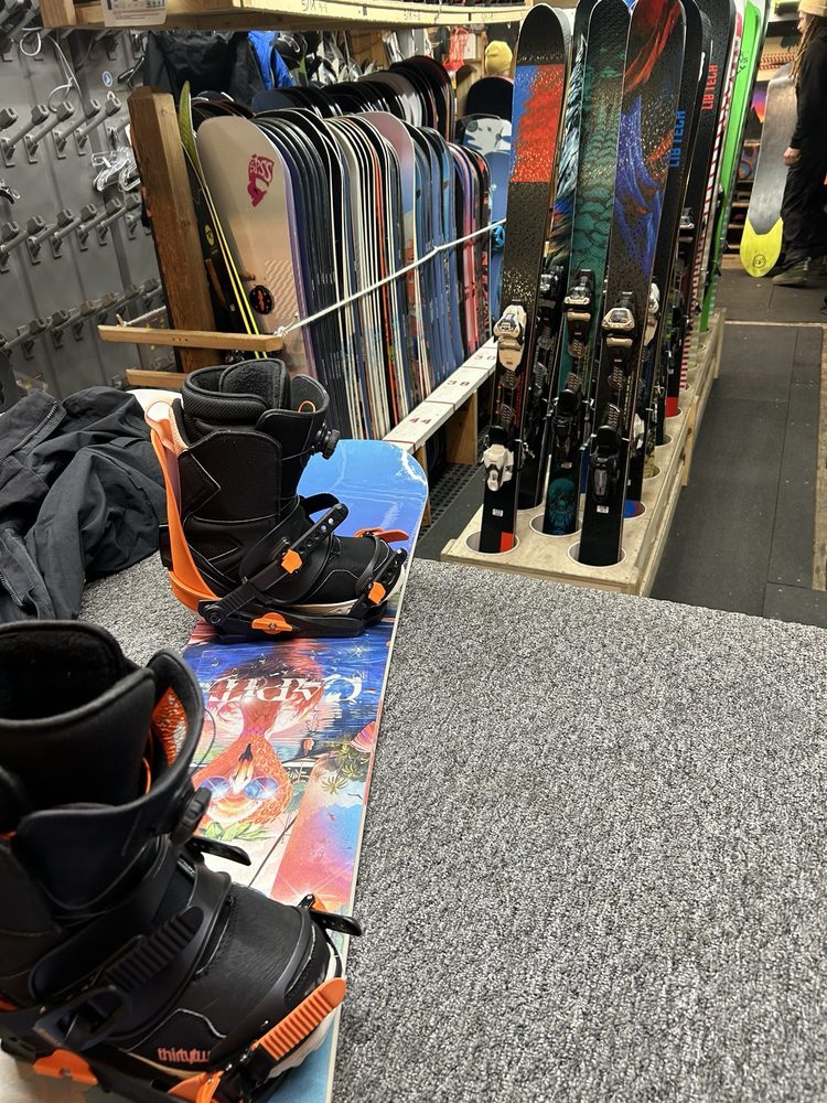 STEVENS PASS SNOWBOARD SHOP - Updated October 2025 - 13 Photos & 33 ...