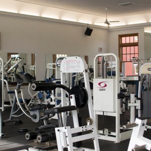 CRUNCH FITNESS - FALL RIVER - Updated September 2025 - 43 Photos - 450 ...