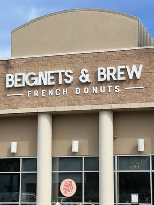 BEIGNETS & BREW - Updated June 2025 - 134 Photos & 30 Reviews - 2079 ...