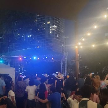 FERRIS WHEELERS BACKYARD AND BBQ - Updated May 2024 - 652 Photos & 624 ...