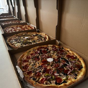 YOLI’S PIZZA - Updated November 2025 - 93 Photos & 27 Reviews - 715 ...