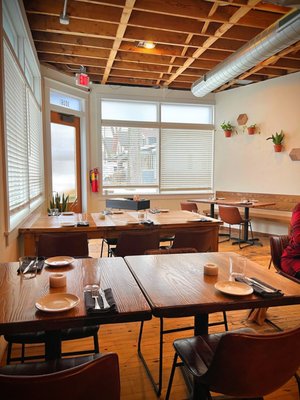 ELLINOR - Updated December 2025 - 68 Photos & 33 Reviews - 1016 E ...