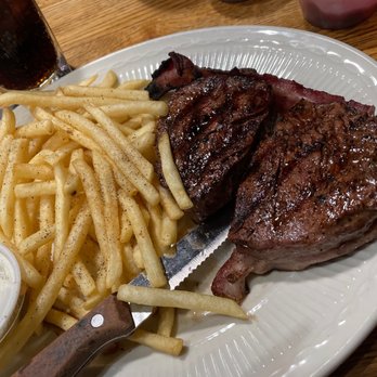 THE BEEF HOUSE RESTAURANT & DINNER THEATRE - Updated May 2024 - 264 ...