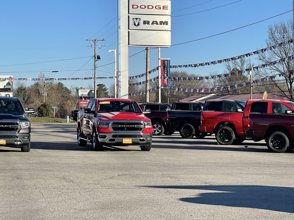 AUFFENBERG CHRYSLER - Updated December 2025 - 20 Photos - 1821 S Park ...