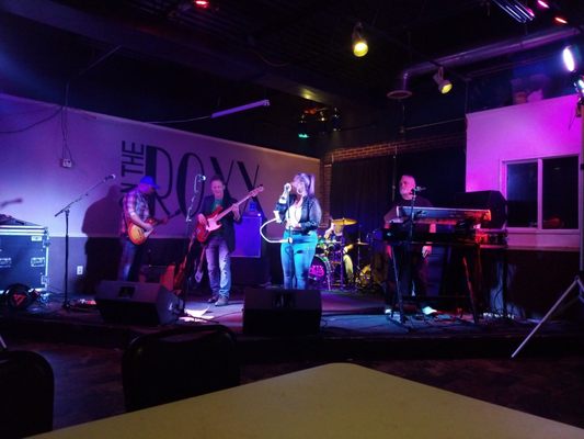 ON THE ROXX - Updated December 2025 - 11 Photos & 17 Reviews - 2522 ...