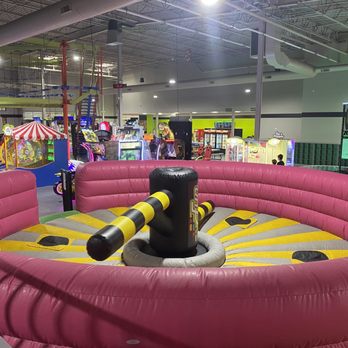 FUNHUB ACTION PARK - Updated October 2025 - 33 Photos - 367 Russell St ...