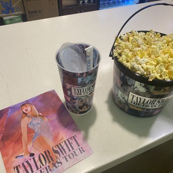 AMC DINE-IN CLEARVIEW PALACE 12 - Updated August 2025 - 148 Photos ...