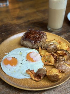 WILDFLOUR CAFÉ + BAKERY - Updated December 2025 - 244 Photos & 107 ...