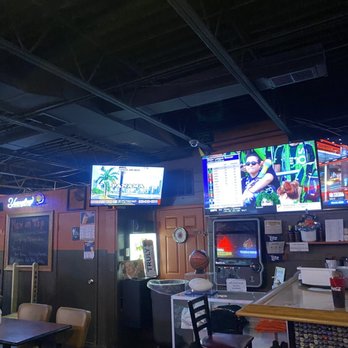 HOOPSTERS SPORTS BAR & GRILL JEFFERSONVILLE - Updated December 2025 ...