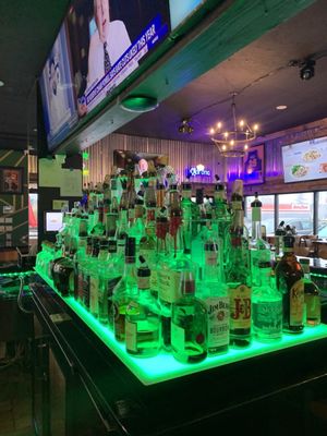 LUCKY’S BAR & GRILL - Updated December 2025 - 32 Photos - 6021 Memphis ...