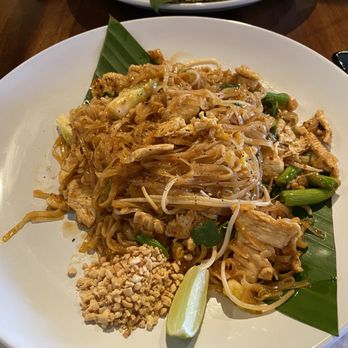 SMILEY THAI AND SUSHI - Updated May 2024 - 260 Photos & 215 Reviews ...