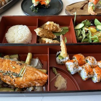 SAKARI SUSHI - Updated June 2024 - 314 Photos & 197 Reviews - 510 N ...