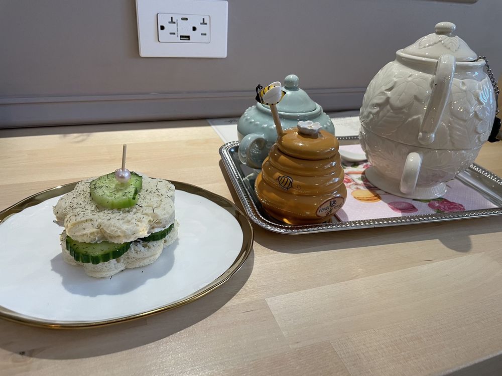 THE DIRTY TEA - Updated August 2024 - 56 Photos & 14 Reviews - 1056 St ...