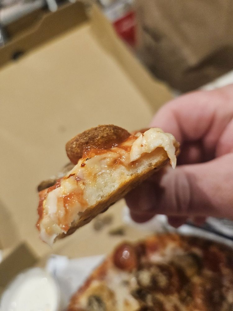 DELISH PIZZA - Updated December 2025 - 77 Photos & 67 Reviews - 8180 ...