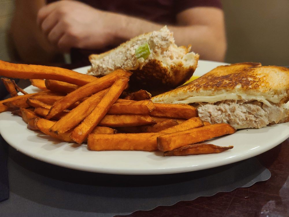 36 TOWN GRILL & TAP - Updated December 2025 - 101 Photos & 164 Reviews ...